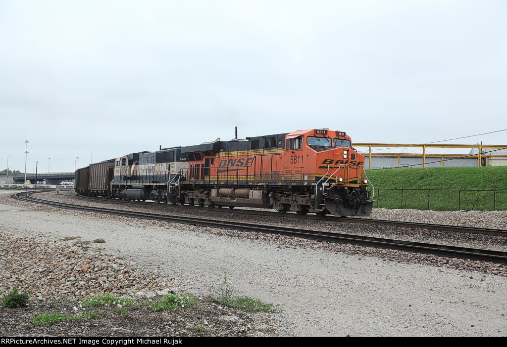 BNSF 5811
